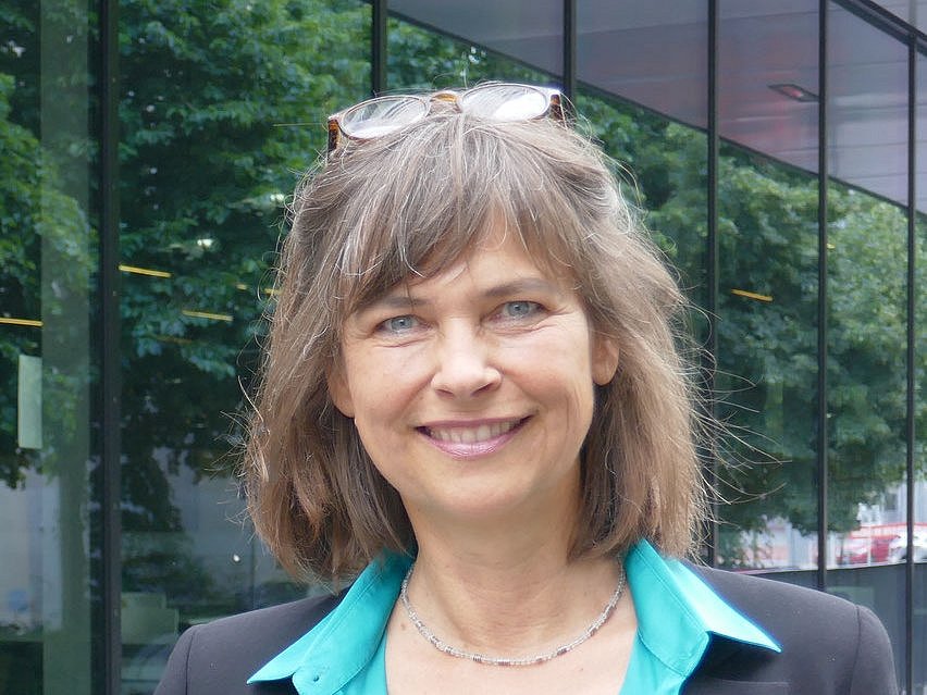 FRAUEN !N FÜHRUNG e.V.: Annette Hillebrandt im Interview